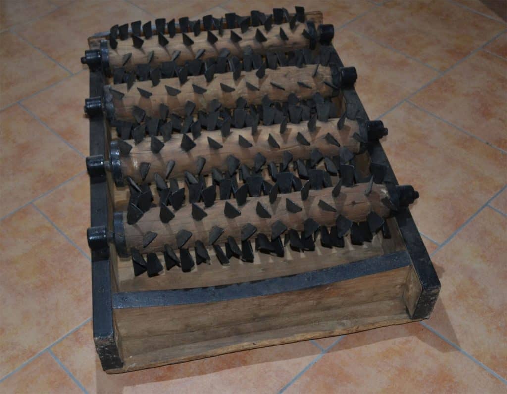 TRILLOS Y APEROS DE LABRANZA ANTIGUOS - RUSTICOS Y MADERA